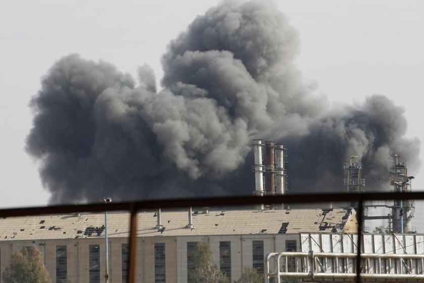 Syria rebels send 'tyre bombs' hurtling down on army | Malay Mail